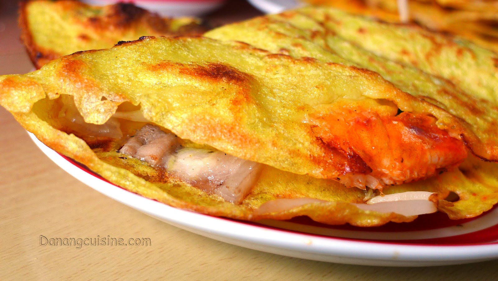 Vietnamese sizzling cakes - Hoi An Food Tour